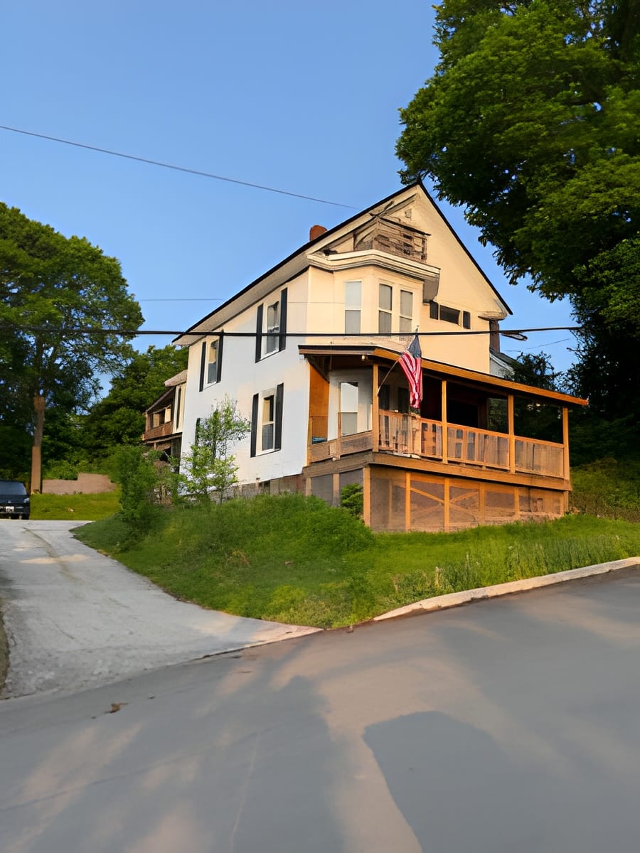 Bangor Riverview Apt 1BR 1.5 BA, $1600, Bangor, Maine, United States ...